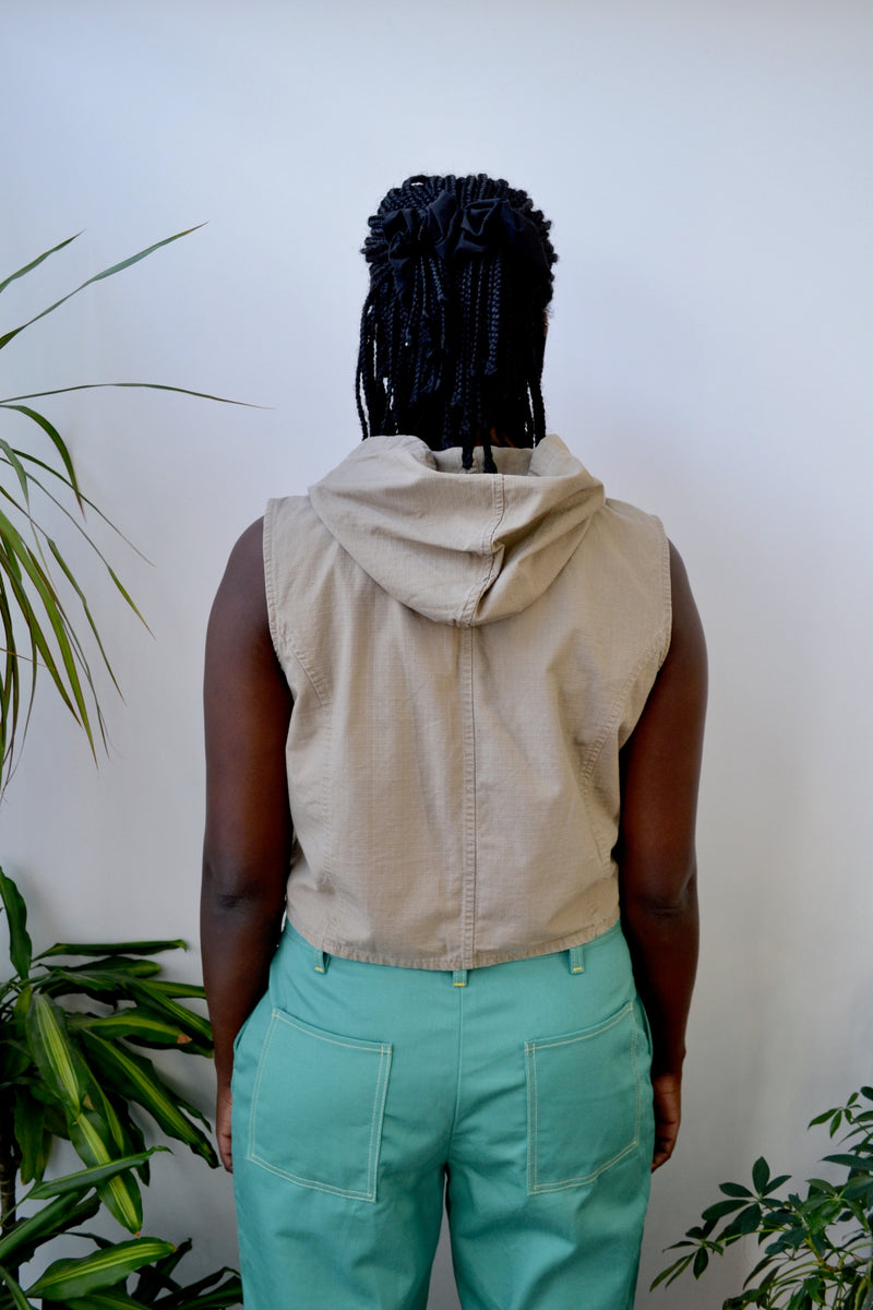 Hot Tour Guide Top – Community Thrift and Vintage